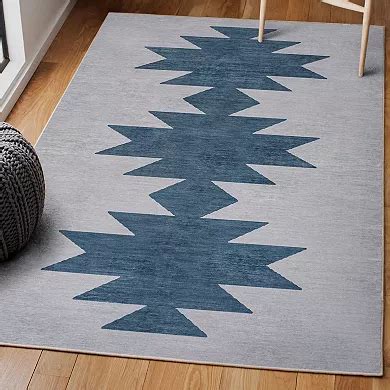 Chayton Minimalist Geometric Machine Washable Area Rug