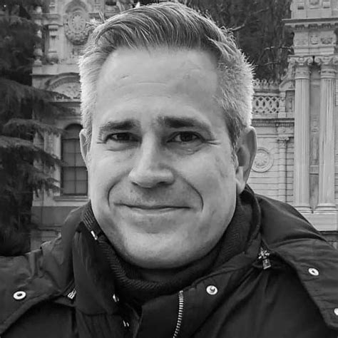 Eduardo Simões Esquire