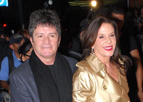 Alejandro Camacho Saca Fuerzas Sin Rebecca Jones