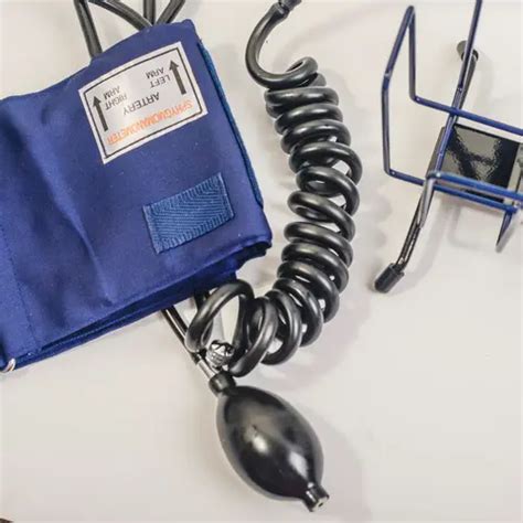 Manual Pvc Bulb Aneroid Sphygmomanometer For Home Use From China