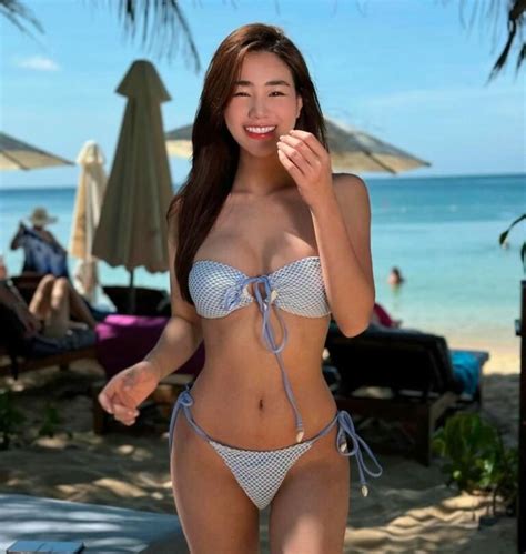 136 Gái Xinh Mặc Bikini Phong Cách Biển Hè Trẻ Trung
