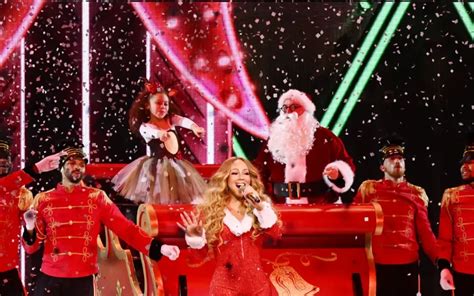 میزان درآمد ماریا کری از آهنگ مشهور کریسمس خود