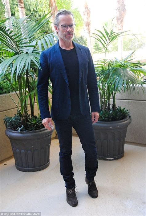 Guy Pearce Looks Lean And Tired At La Photocall Guy Pearce Guys Pearce