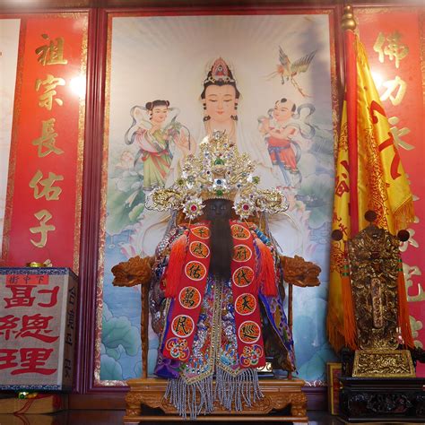 佛品神帽 🔥鶴羽超輕量神冠🔥 感謝下中街張副總理的信任支持， 讓我們能夠為溫王爺換上新神冠、龍袍🎉🎉🎉 Facebook