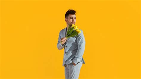Max Colour Vision Album Review Cultura