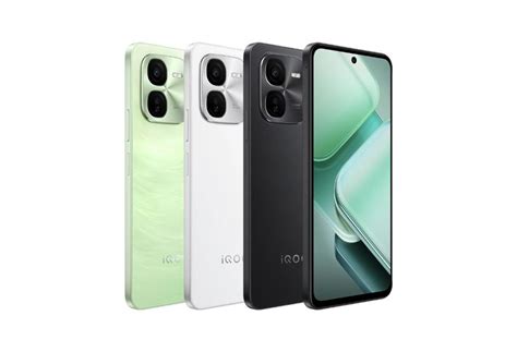 Iqoo Z9x The Base Model Of The Series With Snapdragon 6 Gen 1