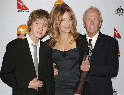 How Does Linda Kozlowski Crocodile Dundees Stunning Girlfriend Look