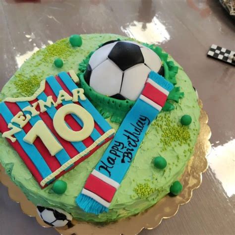 Pineapple Cake Neymar At Isabella Obrien Blog