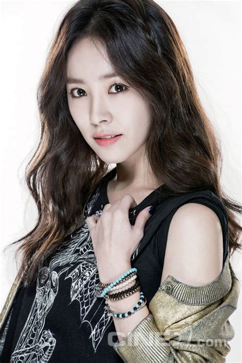 Han Ji Min Photoshoot For Golden Dew 2019 Artofit