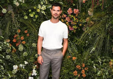 Mantan Pacar Buka Suara Soal Pertunangan Taylor Swift Dan Travis Kelce