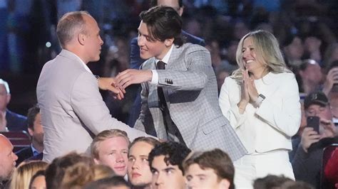 Desnoyers Jouera En Utah 4e Choix Au Total La Mère De Caleb Desnoyers Réagit à La Sélection