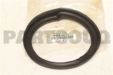 4825832020 Genuine Toyota Insulator Rear Coil Spring Lower Rh Lh