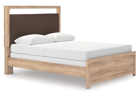 Kinlanni Queen Upholstered Panel Bed
