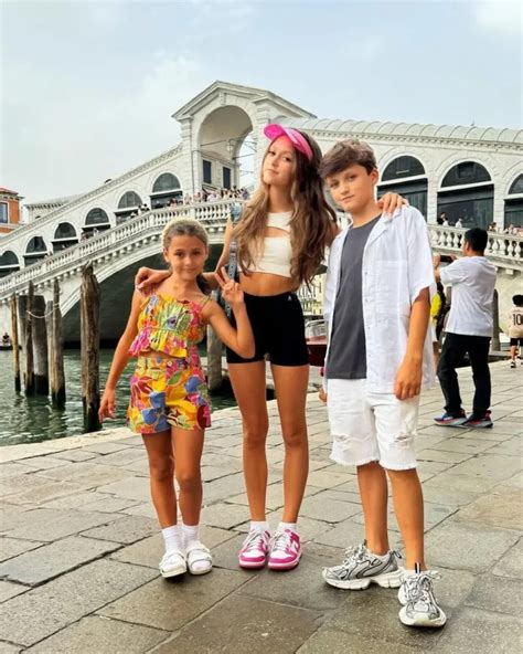 Hayley Caronia Husband Age Height Podcast Net Worth Bio
