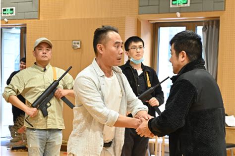 二十大时光丨陈毅对上海这座城有多爱？排练厅内以 上海的声音”致敬 老市长”