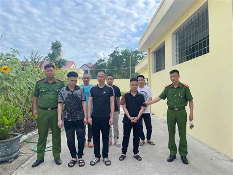 Dùng Website Sex để Lôi Kéo Người đánh Bạc