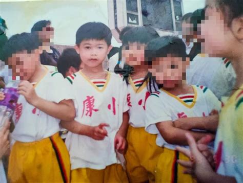 自曝从小是学霸！网红邓佳华揭童年阴影称 小时候很正常”！童年照曝光「清秀脸庞」震惊全网！ Ttn 谈谈网