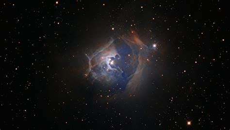 Astronomers Photographed A Triple Star