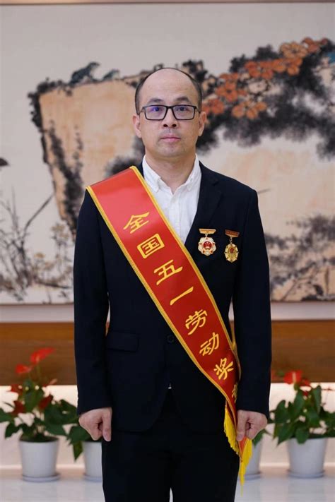 浙江理工大学纺织（丝绸）学院校友刘佳文获全国五一劳动奖章 纺织科学与工程学院（国际丝绸学院）