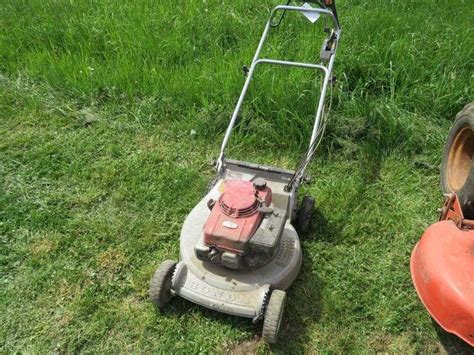 Jd And Honda Push Mowers Chuck Marshall Auction And Real Estate Co Inc