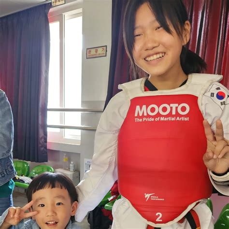 🥋전진태권도🥋 세계태권도연맹~ 첫 코트위에 서서 최선을다한 현식준호 멋져~~ 긴장감과 겁두 많이 났을텐데 최선을 다해 열심히 한 너희들이 자랑스럽다~ 첫걸음마를