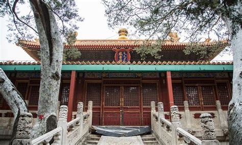故宫钦安殿，内供奉玄天上帝，清朝每年元旦皇帝在此拈香行礼新浪新闻