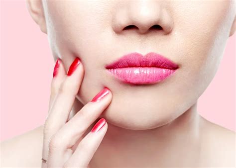How To Apply Liquid Lipstick Like A Pro 2026