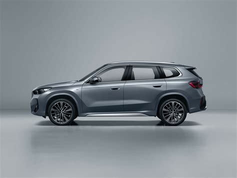 Сравнение Bmw X1 M35li и Dongfeng Aeolus Huge по характеристикам