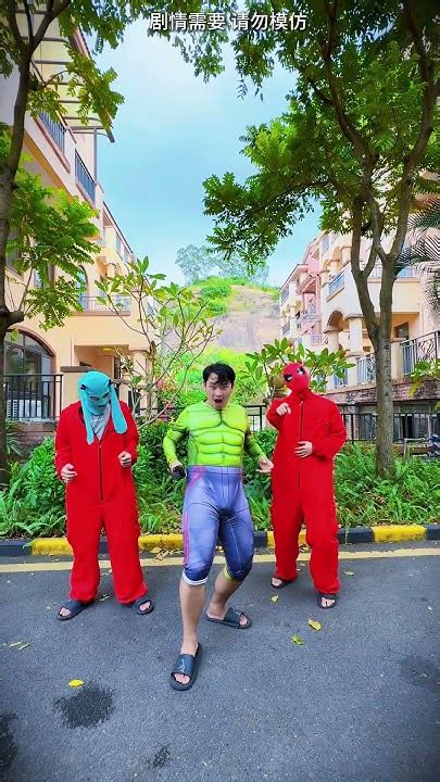 小女孩和绿巨人的对决 小丑 天使 Shorts Youtube