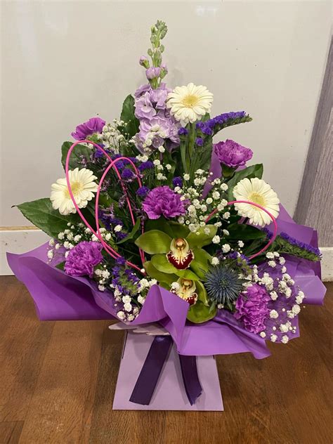 Parma Violet Daisys Flower Shop