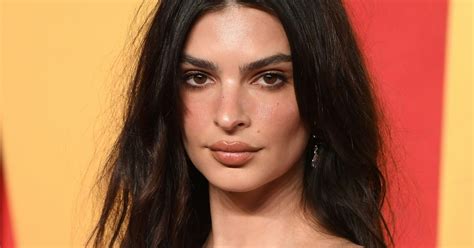 Emily Ratajkowski Just Wore The Stringiest G String Ever Strung