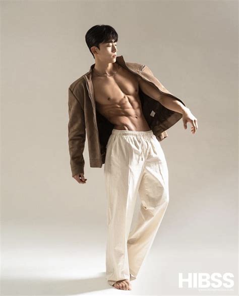Pin By Jan Lunge On Vision2026 In 2025 Body Reference Poses Male