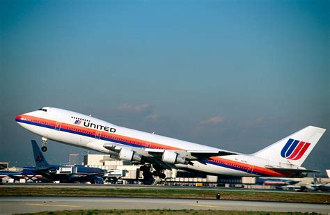 32 Years On What Was Learned From United 811s Explosive Decompression