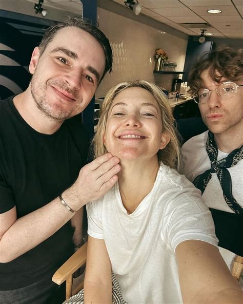 Kate Hudson Looks Like Andie Anderson In This Make Up Free Selfie
