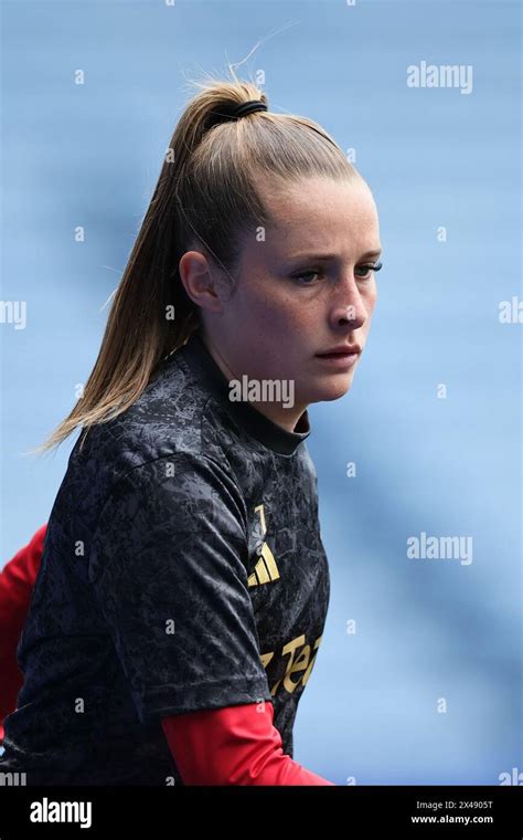 Ella Toone Of Manchester United Warms Up Ahead Of The Barclays WomenÕs