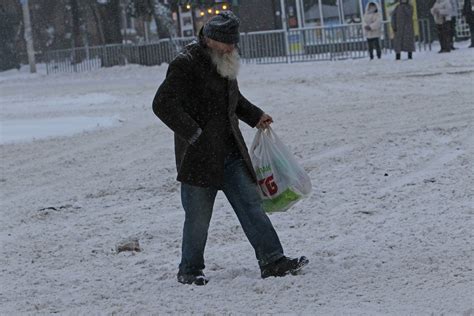 Extreme Cold Puts Older Adults At Risk—expert Safety Advice Exclusive