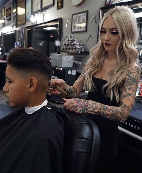 Pin Af Diego Castañeda På Peluquera Rubia