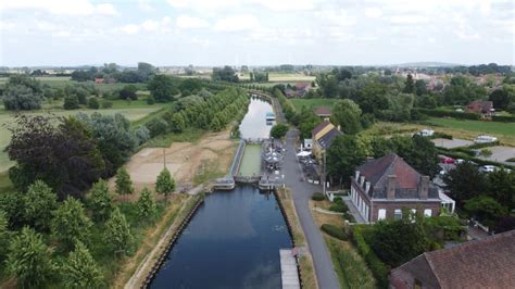 Vu Du Ciel Le Canal De Lespierre Au Rythme Des écluses Vidéos Photos Lavenir