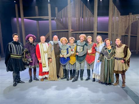 De Sage Van Het Ros Beiaard Theater Met Internationale Allures