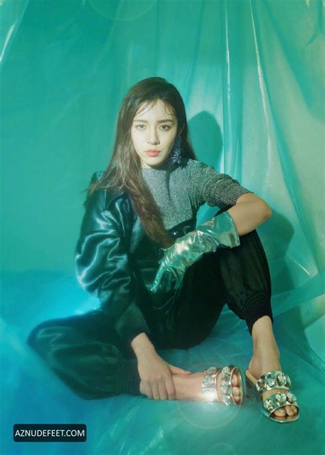 Xiaochen Wang Feet Aznudefeet