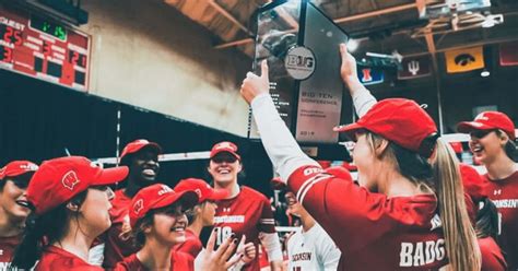 Nudes Of Wisconsin Badgers Volleyball Team Leaked From Player S Phone Police Suspect Hacking