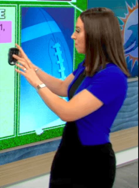 Lauren Olesky R Curvynewswomen