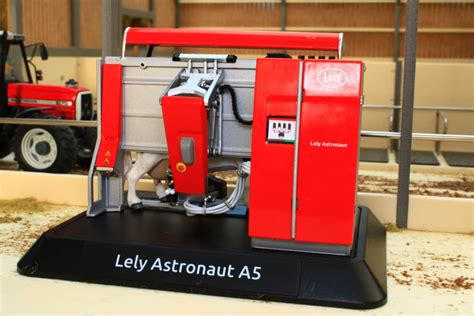 At3200502 At Collections Lely Astronaut A5 Milking Robot Brushwood Toys