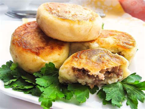 Золотистые зразы с начинкой: как вкусно и быстро приготовить сытное ...