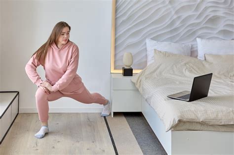 Premium Photo Live Streaming Virtual Classes Using Laptop By Woman