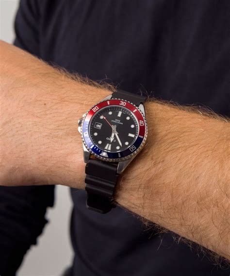 Casio Mdv 10 1a2vef Classic Watch •