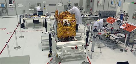 ‘passenger Pods For Hyperloop Which Will Go London Manchester In 18