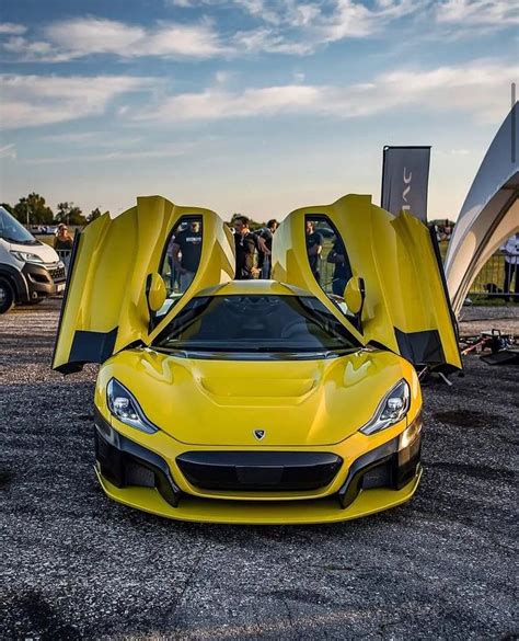Épinglé Par Lina Sur Expensive Cars