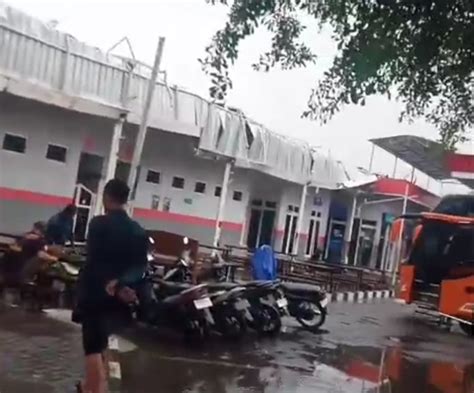 Atap Galvalum Spbu Donggubah Porak Poranda Media Fakta9