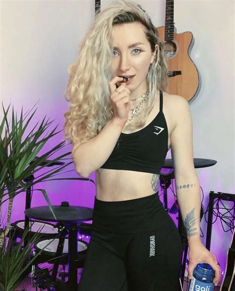 Sophie Burrell🔥 Rmetalboners